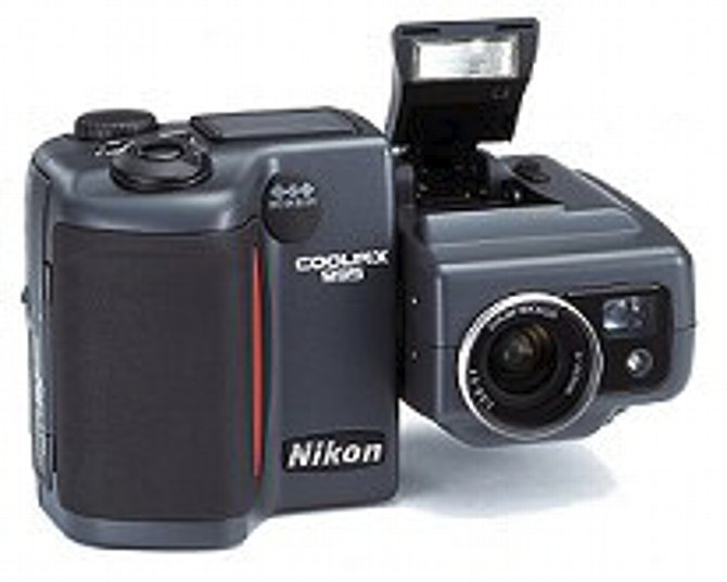 Das Erbe der Coolpix 990: die neue Nikon Coolpix 995 - digitalkamera.de ...